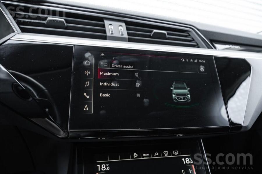 Black Audi E-Tron 2023 in Riga, with an engine capacity of 0.00 L and mileage of 47 thousand km for 38300 €, photo 27 on AUTOMOTO.COM.LV
