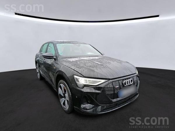 Черный Ауди E-Tron 2023 в Елгава, объемом двигателя 0.00 л и пробегом 36 тыс. км за 39900 €, фото 1 на AUTOMOTO.COM.LV