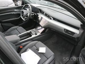 Черный Ауди E-Tron 2023 в Елгава, объемом двигателя 0.00 л и пробегом 36 тыс. км за 39900 €, фото 8 на AUTOMOTO.COM.LV