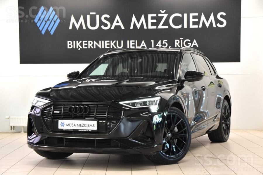Черный Ауди E-Tron 2023 в Рига, объемом двигателя 0.00 л и пробегом 68 тыс. км за 40490 €, фото 1 на AUTOMOTO.COM.LV