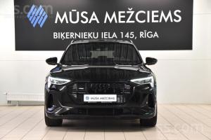 Черный Ауди E-Tron 2023 в Рига, объемом двигателя 0.00 л и пробегом 68 тыс. км за 40490 €, фото 3 на AUTOMOTO.COM.LV