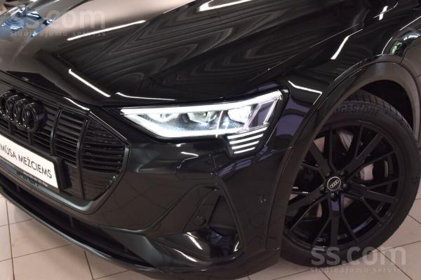 Melns Audi E-Tron 2023 Rīga, ar dzinēja tilpumu 0.00 L un nobraukumu 68 tūkst. km par 40990 €, foto 10 vietnē AUTOMOTO.COM.LV