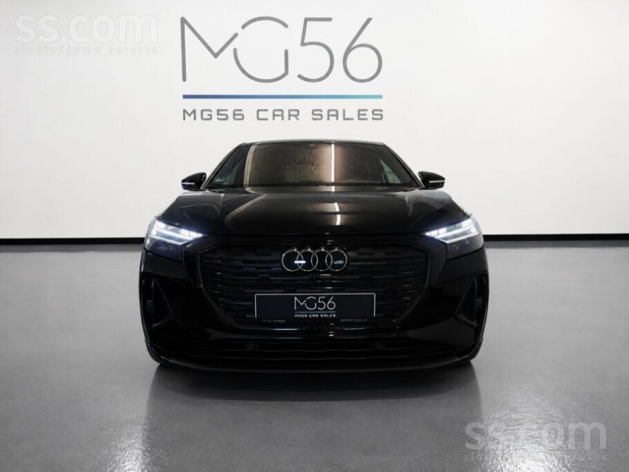 Black Audi E-Tron 2023 in Riga, with an engine capacity of 0.00 L and mileage of 113 thousand km for 34900 €, photo 4 on AUTOMOTO.COM.LV