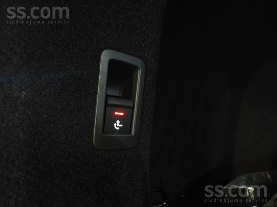 Black Audi E-Tron 2023 in Riga, with an engine capacity of 0.00 L and mileage of 113 thousand km for 34900 €, photo 30 on AUTOMOTO.COM.LV