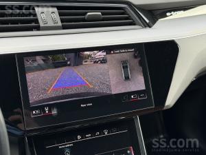 Черный Ауди E-Tron 2023 в Рига, объемом двигателя 0.00 л и пробегом 99 тыс. км за 37990 €, фото 15 на AUTOMOTO.COM.LV