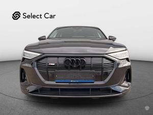 Черный Ауди E-Tron 2023 в Вильнюс, объемом двигателя 0.00 л и пробегом 122 тыс. км за 30750 €, фото 4 на AUTOMOTO.COM.LV