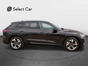 Черный Ауди E-Tron 2023 в Вильнюс, объемом двигателя 0.00 л и пробегом 122 тыс. км за 30750 €, фото 5 на AUTOMOTO.COM.LV