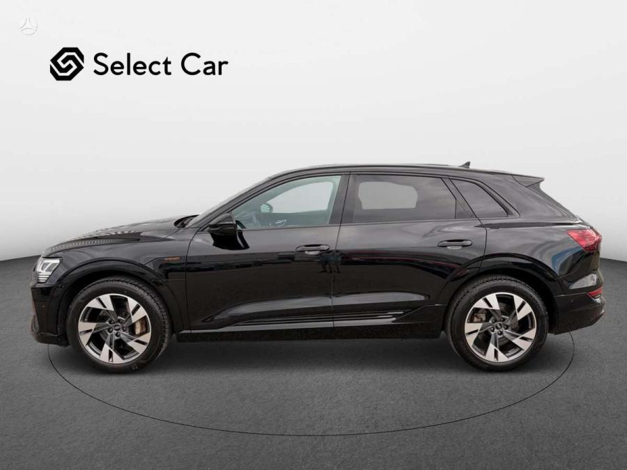 Черный Ауди E-Tron 2023 в Вильнюс, объемом двигателя 0.00 л и пробегом 122 тыс. км за 30750 €, фото 6 на AUTOMOTO.COM.LV