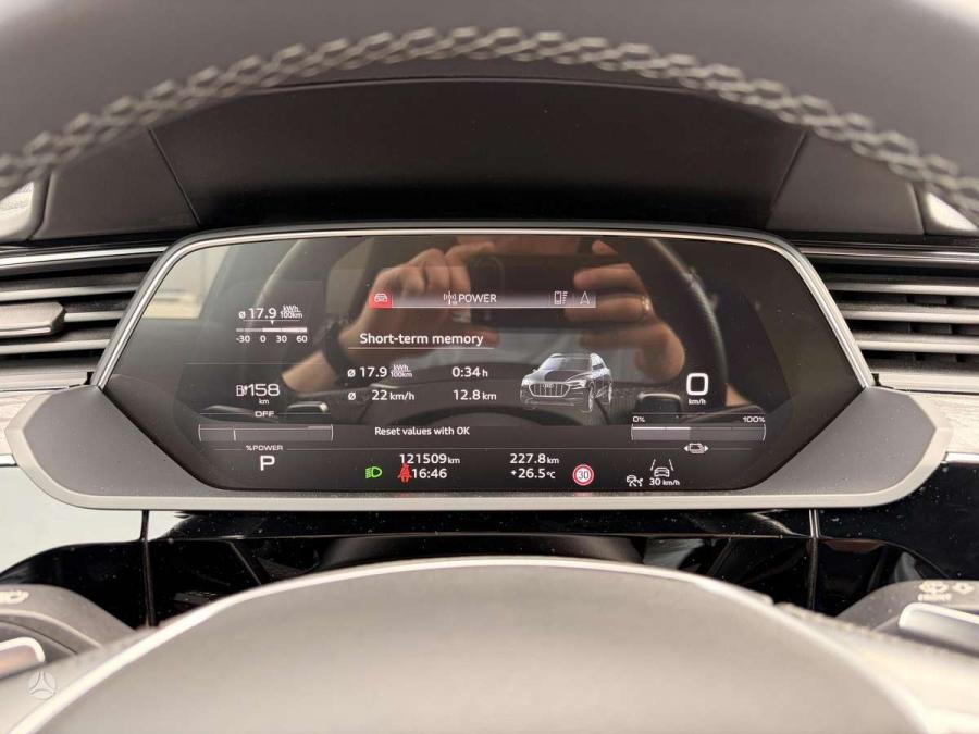 Черный Ауди E-Tron 2023 в Вильнюс, объемом двигателя 0.00 л и пробегом 122 тыс. км за 30750 €, фото 13 на AUTOMOTO.COM.LV