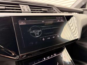 Черный Ауди E-Tron 2023 в Вильнюс, объемом двигателя 0.00 л и пробегом 122 тыс. км за 30750 €, фото 26 на AUTOMOTO.COM.LV