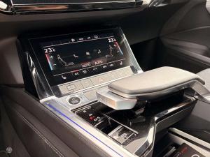 Черный Ауди E-Tron 2023 в Вильнюс, объемом двигателя 0.00 л и пробегом 122 тыс. км за 30750 €, фото 29 на AUTOMOTO.COM.LV