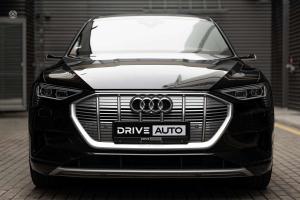 Black Audi E-Tron 2023 in Vilnius, with an engine capacity of 0.00 L and mileage of 112 thousand km for 29900 €, photo 4 on AUTOMOTO.COM.LV