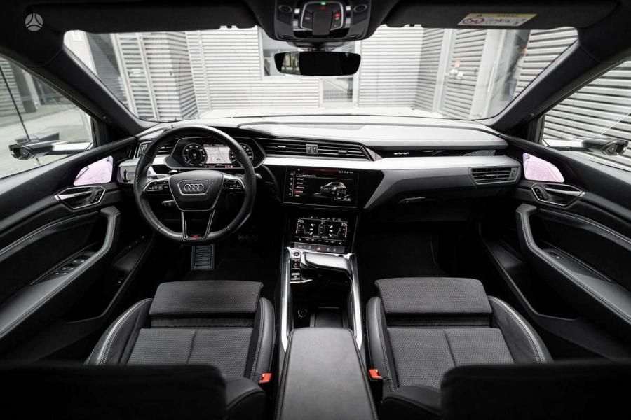 Black Audi E-Tron 2023 in Vilnius, with an engine capacity of 0.00 L and mileage of 112 thousand km for 29900 €, photo 20 on AUTOMOTO.COM.LV