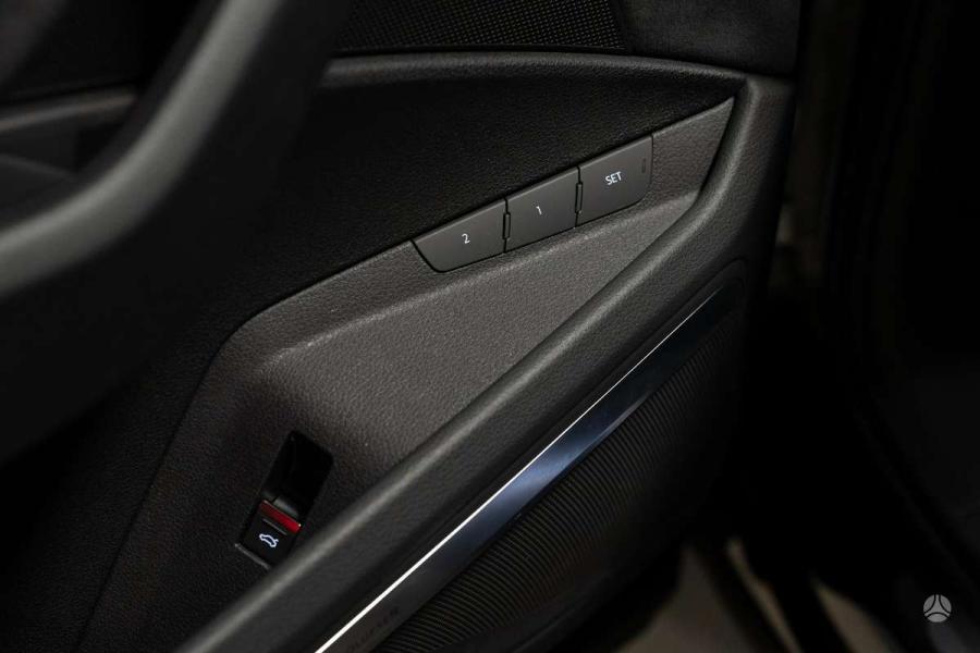 Black Audi E-Tron 2023 in Vilnius, with an engine capacity of 0.00 L and mileage of 112 thousand km for 29900 €, photo 29 on AUTOMOTO.COM.LV