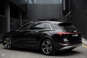 Black Audi E-Tron 2023 in Vilnius, with an engine capacity of 0.00 L and mileage of 112 thousand km for 29900 €, photo 33 on AUTOMOTO.COM.LV
