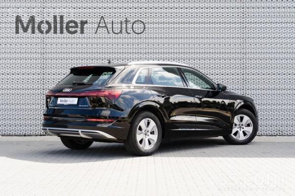 Black Audi E-Tron 2023 in Riga, with an engine capacity of 0.00 L and mileage of 26 thousand km for 36000 €, photo 4 on AUTOMOTO.COM.LV