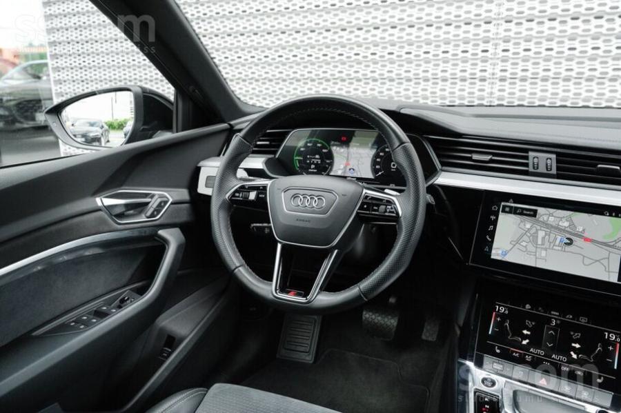 Black Audi E-Tron 2023 in Riga, with an engine capacity of 0.00 L and mileage of 26 thousand km for 36000 €, photo 12 on AUTOMOTO.COM.LV