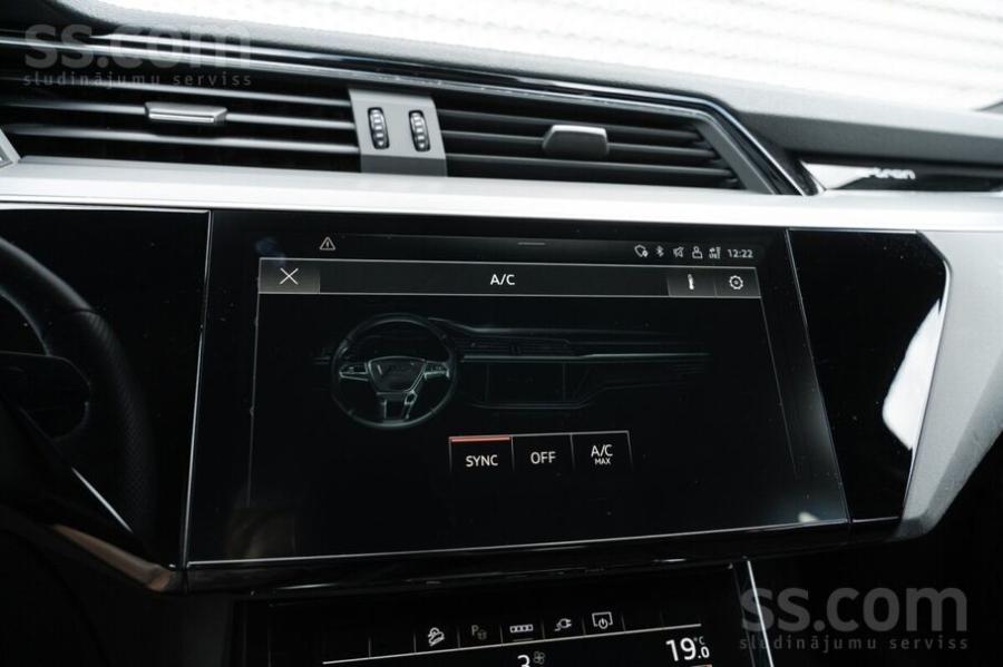 Black Audi E-Tron 2023 in Riga, with an engine capacity of 0.00 L and mileage of 26 thousand km for 36000 €, photo 19 on AUTOMOTO.COM.LV