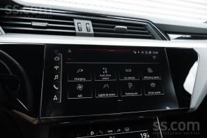 Black Audi E-Tron 2023 in Riga, with an engine capacity of 0.00 L and mileage of 26 thousand km for 36000 €, photo 22 on AUTOMOTO.COM.LV