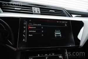 Black Audi E-Tron 2023 in Riga, with an engine capacity of 0.00 L and mileage of 26 thousand km for 36000 €, photo 25 on AUTOMOTO.COM.LV