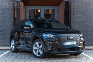 Черный Ауди E-Tron 2023 в Рига, объемом двигателя 0.00 л и пробегом 69 тыс. км за 38500 €, фото 3 на AUTOMOTO.COM.LV
