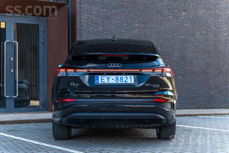Черный Ауди E-Tron 2023 в Рига, объемом двигателя 0.00 л и пробегом 69 тыс. км за 38500 €, фото 10 на AUTOMOTO.COM.LV
