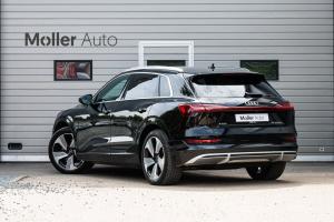 Black Audi E-Tron 2023 in Jelgava, with an engine capacity of 0.00 L and mileage of 83 thousand km for 40050 €, photo 4 on AUTOMOTO.COM.LV
