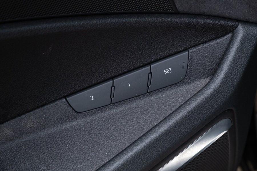 Black Audi E-Tron 2023 in Jelgava, with an engine capacity of 0.00 L and mileage of 83 thousand km for 40050 €, photo 14 on AUTOMOTO.COM.LV