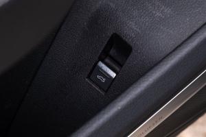 Black Audi E-Tron 2023 in Jelgava, with an engine capacity of 0.00 L and mileage of 83 thousand km for 40050 €, photo 26 on AUTOMOTO.COM.LV