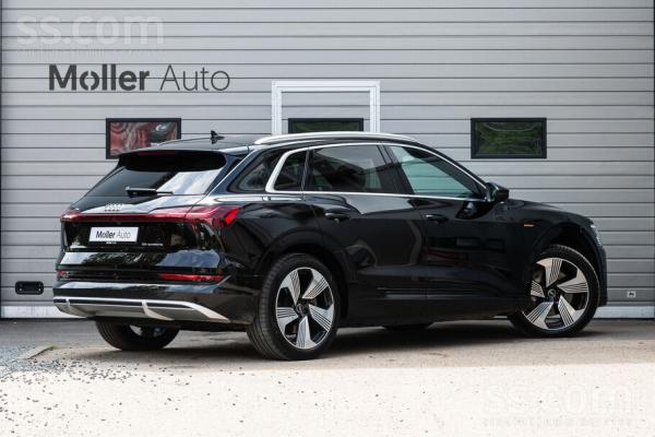 Melns Audi E-Tron 2023 Jelgava, ar dzinēja tilpumu 0.00 L un nobraukumu 83 tūkst. km par 39650 €, foto 4 vietnē AUTOMOTO.COM.LV