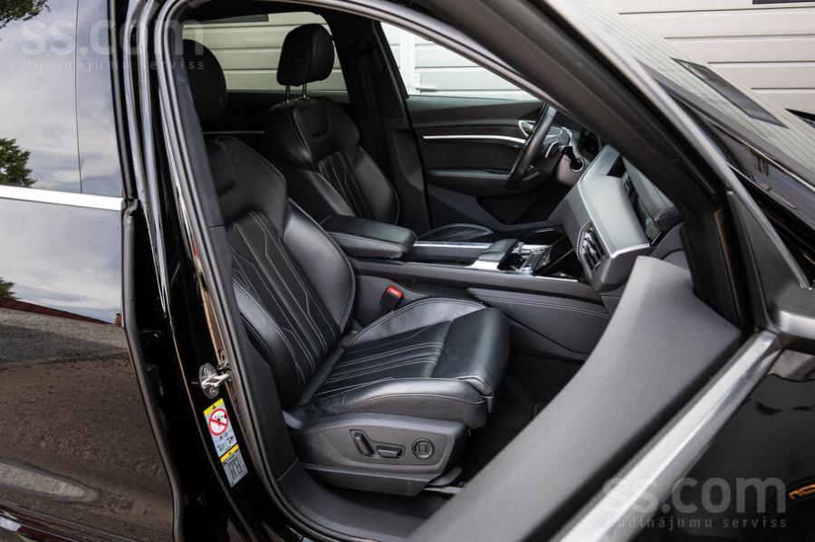 Melns Audi E-Tron 2023 Jelgava, ar dzinēja tilpumu 0.00 L un nobraukumu 83 tūkst. km par 39650 €, foto 7 vietnē AUTOMOTO.COM.LV