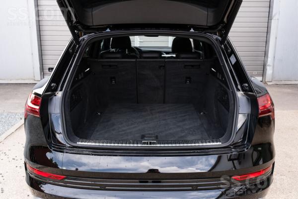 Melns Audi E-Tron 2023 Jelgava, ar dzinēja tilpumu 0.00 L un nobraukumu 83 tūkst. km par 39650 €, foto 8 vietnē AUTOMOTO.COM.LV