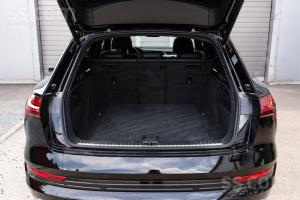 Melns Audi E-Tron 2023 Jelgava, ar dzinēja tilpumu 0.00 L un nobraukumu 83 tūkst. km par 39650 €, foto 9 vietnē AUTOMOTO.COM.LV