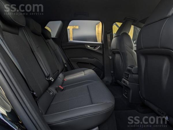 Black Audi E-Tron 2023 in Tukums, with an engine capacity of 0.00 L and mileage of 132 thousand km for 29990 €, photo 8 on AUTOMOTO.COM.LV