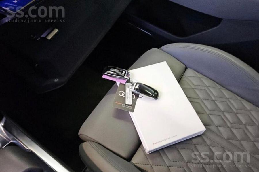 Black Audi E-Tron 2023 in Riga, with an engine capacity of 0.00 L and mileage of 32 thousand km for 35550 €, photo 4 on AUTOMOTO.COM.LV