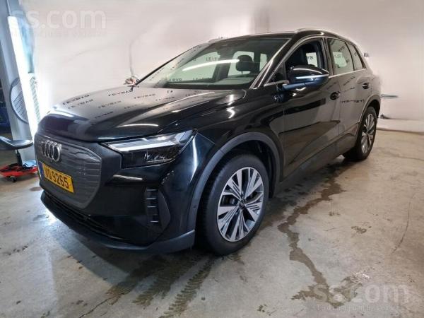 Melns Audi E-Tron 2023 Ogre, ar dzinēja tilpumu 0.00 L un nobraukumu 110 tūkst. km par 27900 €, foto 1 vietnē AUTOMOTO.COM.LV