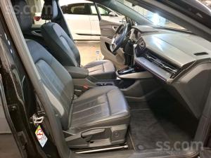 Black Audi E-Tron 2023 in Ogre, with an engine capacity of 0.00 L and mileage of 110 thousand km for 27900 €, photo 4 on AUTOMOTO.COM.LV