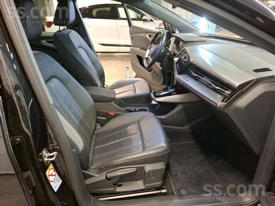 Black Audi E-Tron 2023 in Ogre, with an engine capacity of 0.00 L and mileage of 110 thousand km for 27900 €, photo 4 on AUTOMOTO.COM.LV