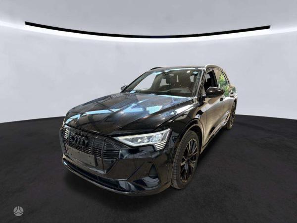 Черный Ауди E-Tron 2023 в Вильнюс, объемом двигателя 0.00 л и пробегом 156 тыс. км за 28990 €, фото 2 на AUTOMOTO.COM.LV
