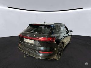 Melns Audi E-Tron 2023 Viļņa, ar dzinēja tilpumu 0.00 L un nobraukumu 156 tūkst. km par 28990 €, foto 4 vietnē AUTOMOTO.COM.LV