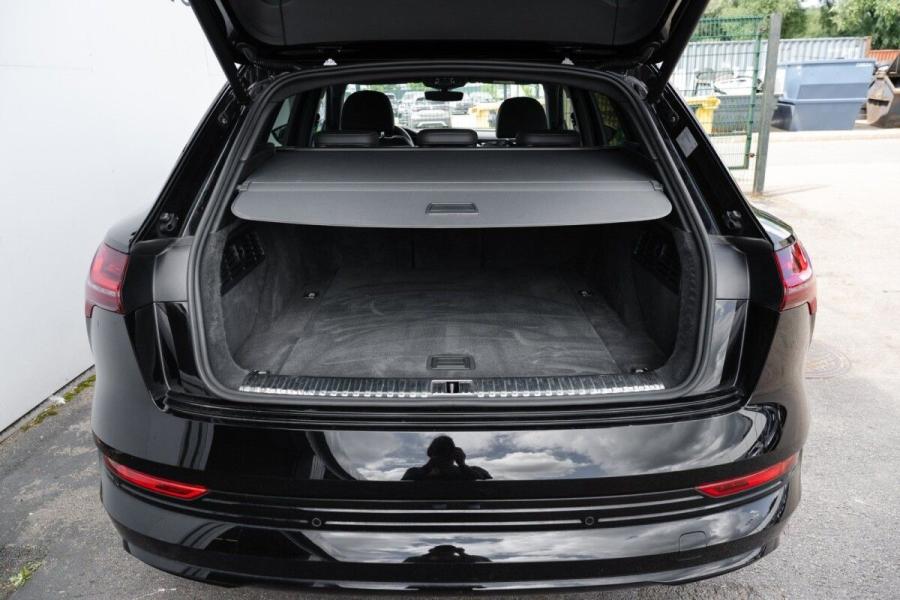 Black Audi E-Tron 2023 in Riga, with an engine capacity of 0.00 L and mileage of 58 thousand km for 37850 €, photo 10 on AUTOMOTO.COM.LV
