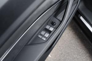 Black Audi E-Tron 2023 in Riga, with an engine capacity of 0.00 L and mileage of 58 thousand km for 37850 €, photo 12 on AUTOMOTO.COM.LV