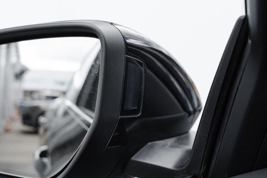 Black Audi E-Tron 2023 in Riga, with an engine capacity of 0.00 L and mileage of 58 thousand km for 37850 €, photo 14 on AUTOMOTO.COM.LV