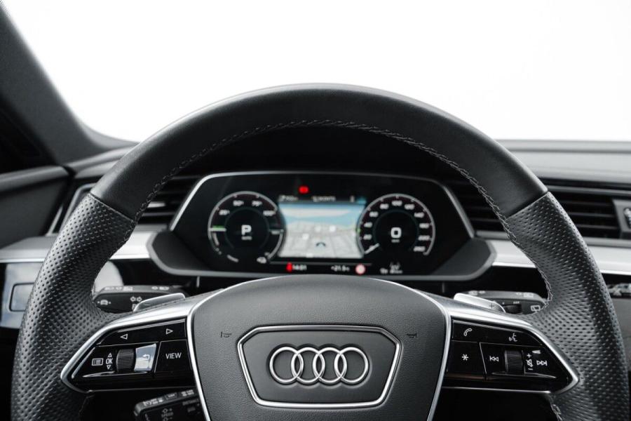 Black Audi E-Tron 2023 in Riga, with an engine capacity of 0.00 L and mileage of 58 thousand km for 37850 €, photo 19 on AUTOMOTO.COM.LV