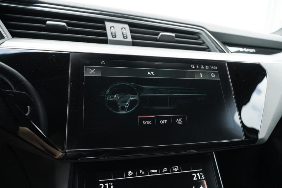 Black Audi E-Tron 2023 in Riga, with an engine capacity of 0.00 L and mileage of 58 thousand km for 37850 €, photo 22 on AUTOMOTO.COM.LV