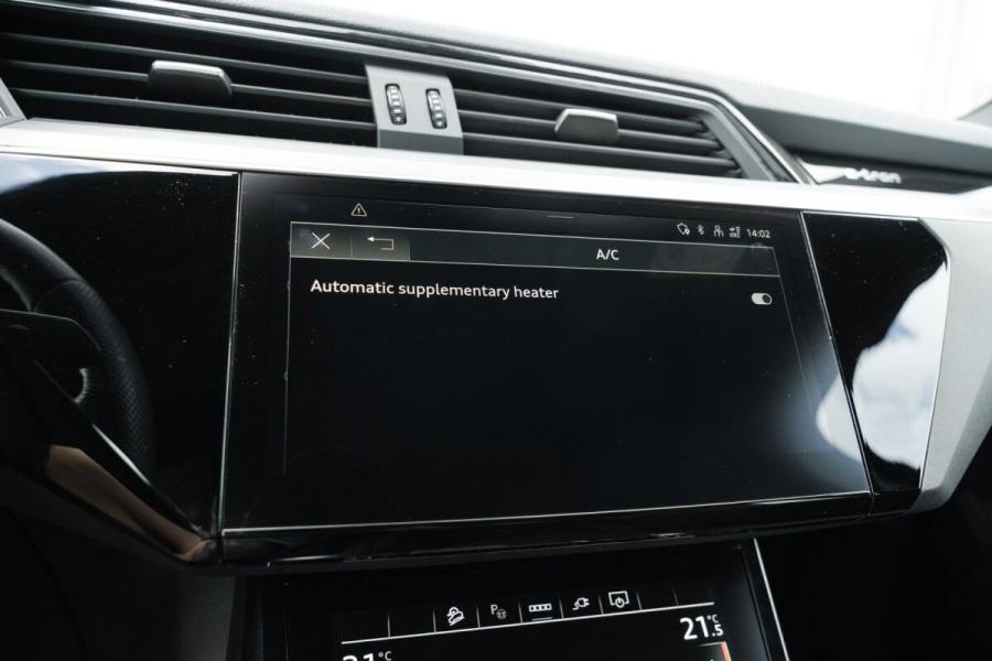Black Audi E-Tron 2023 in Riga, with an engine capacity of 0.00 L and mileage of 58 thousand km for 37850 €, photo 23 on AUTOMOTO.COM.LV