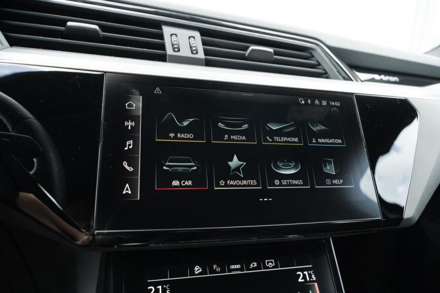 Black Audi E-Tron 2023 in Riga, with an engine capacity of 0.00 L and mileage of 58 thousand km for 37850 €, photo 24 on AUTOMOTO.COM.LV