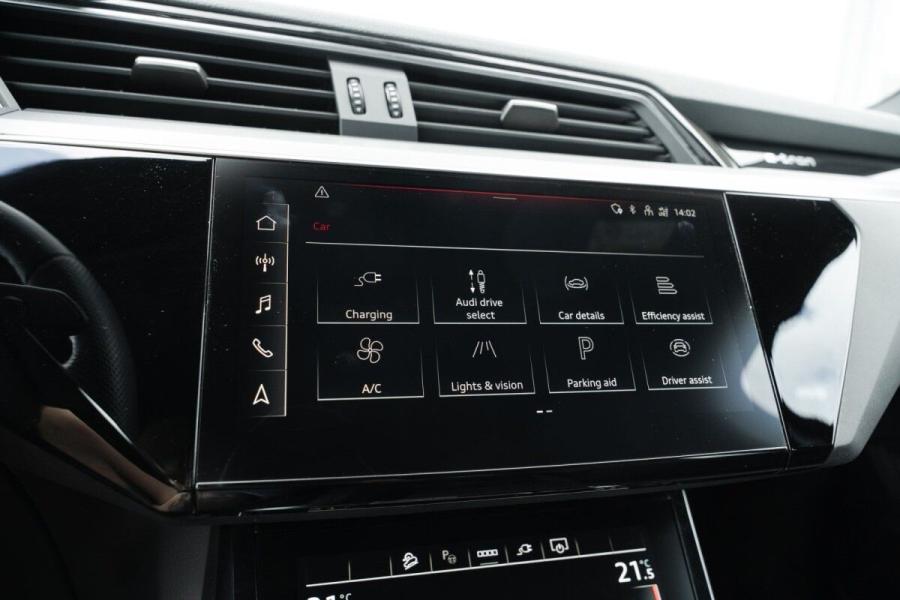 Black Audi E-Tron 2023 in Riga, with an engine capacity of 0.00 L and mileage of 58 thousand km for 37850 €, photo 25 on AUTOMOTO.COM.LV