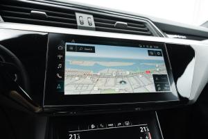 Black Audi E-Tron 2023 in Riga, with an engine capacity of 0.00 L and mileage of 58 thousand km for 37850 €, photo 32 on AUTOMOTO.COM.LV