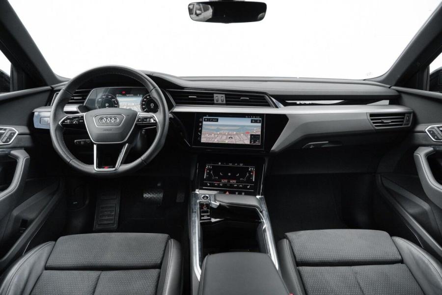 Black Audi E-Tron 2023 in Riga, with an engine capacity of 0.00 L and mileage of 58 thousand km for 37850 €, photo 38 on AUTOMOTO.COM.LV